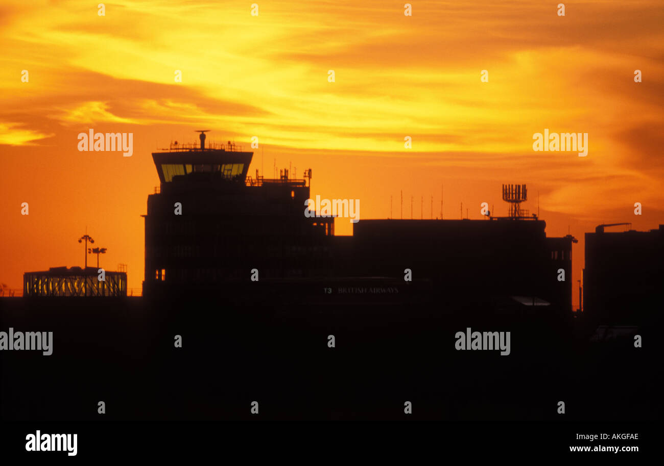Manchester airport control tower hi-res stock photography and images ...