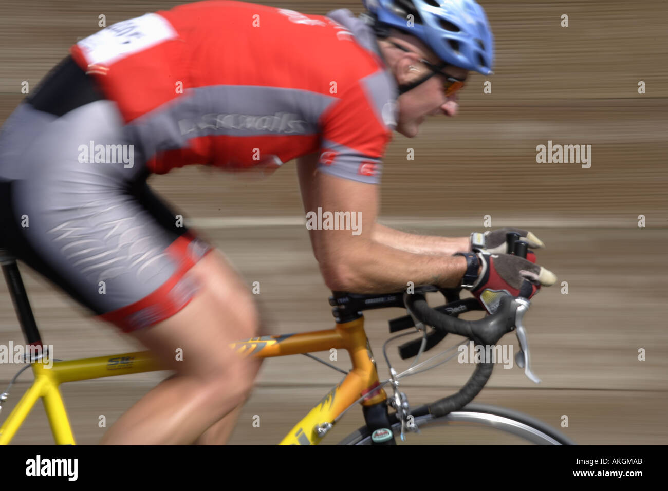 Tandem cyclists racing hi-res stock photography and images - Alamy