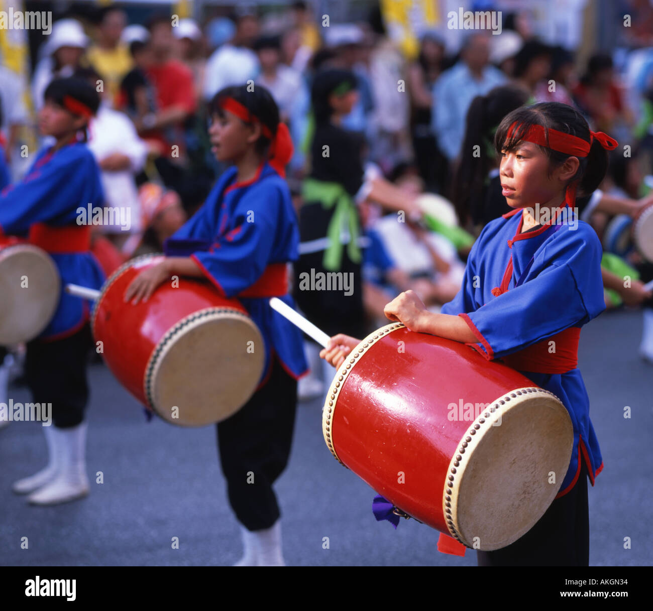 Eisa okinawa hi-res stock photography and images - Alamy