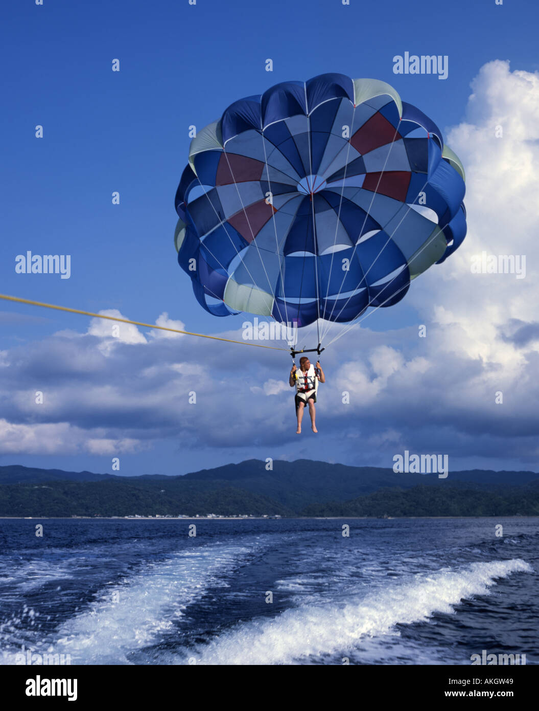 Man parasailing at Okuma beach Okinawa Japan Stock Photo - Alamy