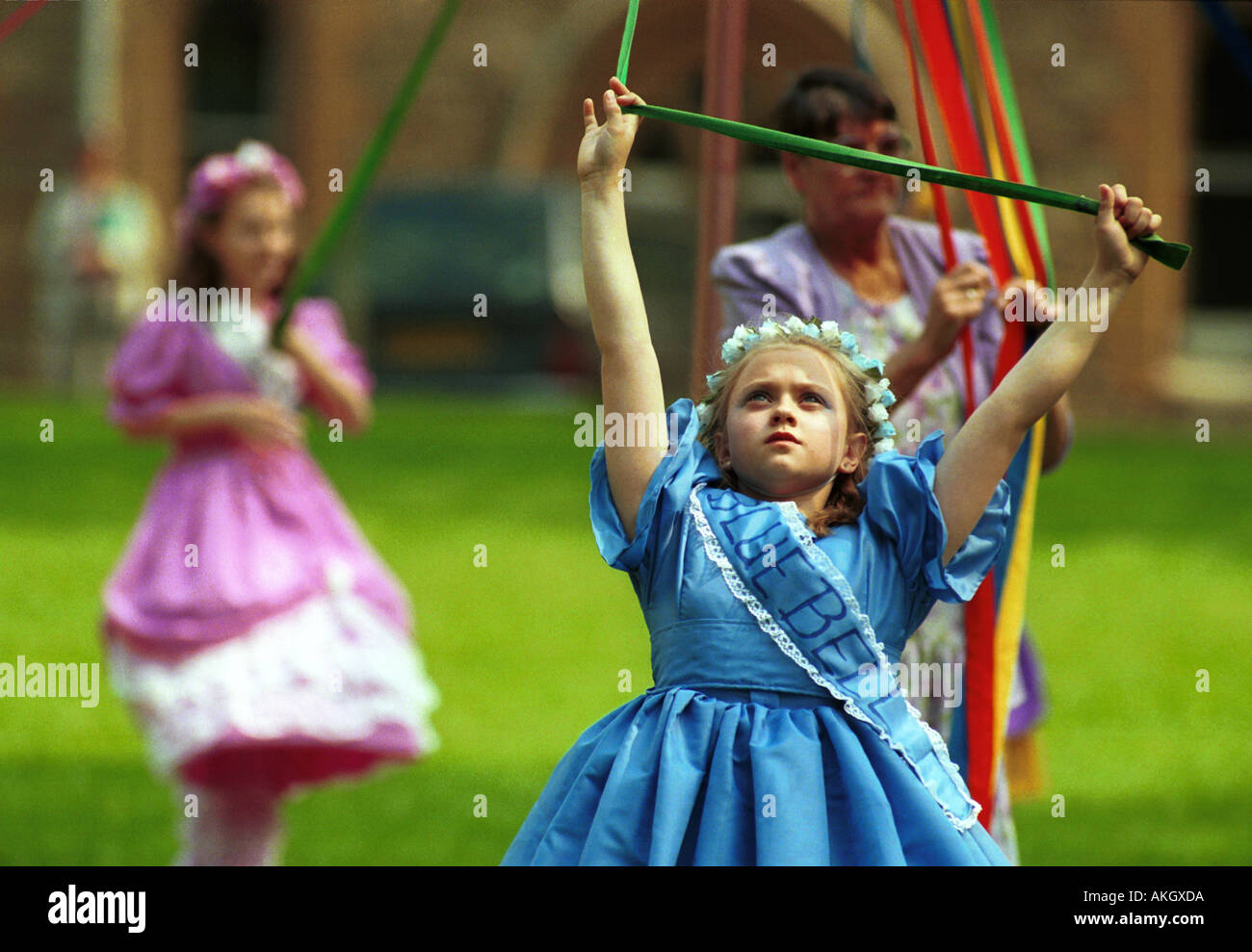 May queen hi-res stock photography and images - Alamy