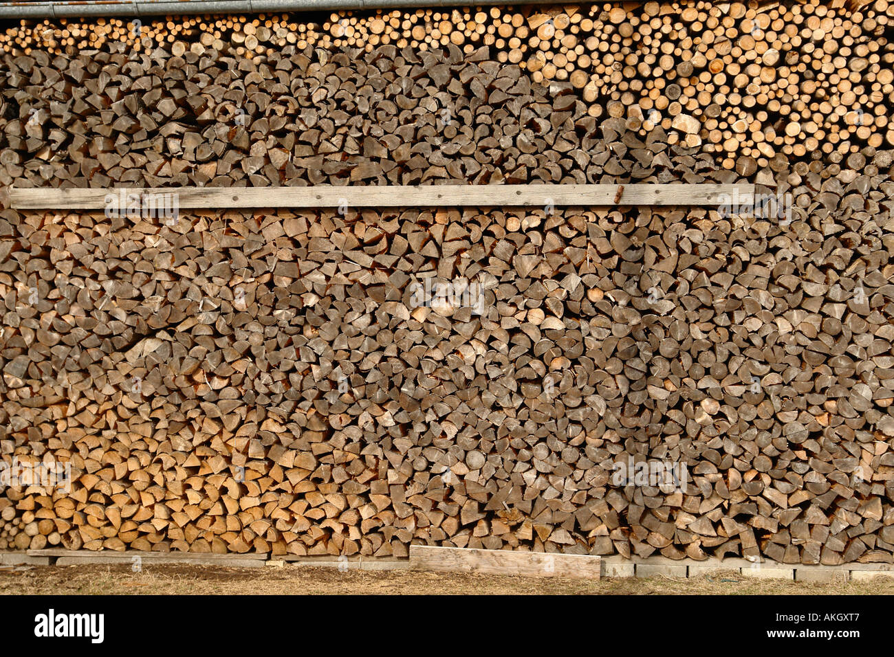pile stack of wood firewood Stock Photo - Alamy