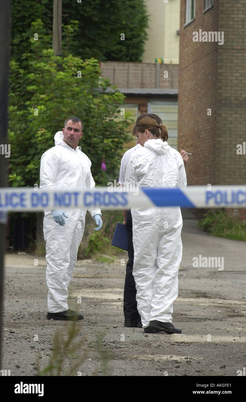 Crime scene officers hi-res stock photography and images - Alamy