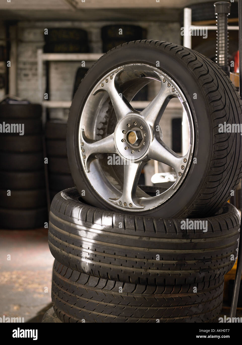Stack of tyres Stock Photo - Alamy