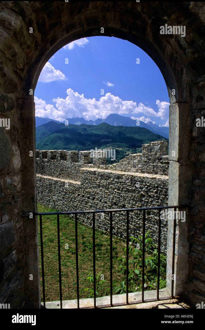 Verrucole castle, San Romano in Garfagnana, Tuscany, Italy Stock Photo ...