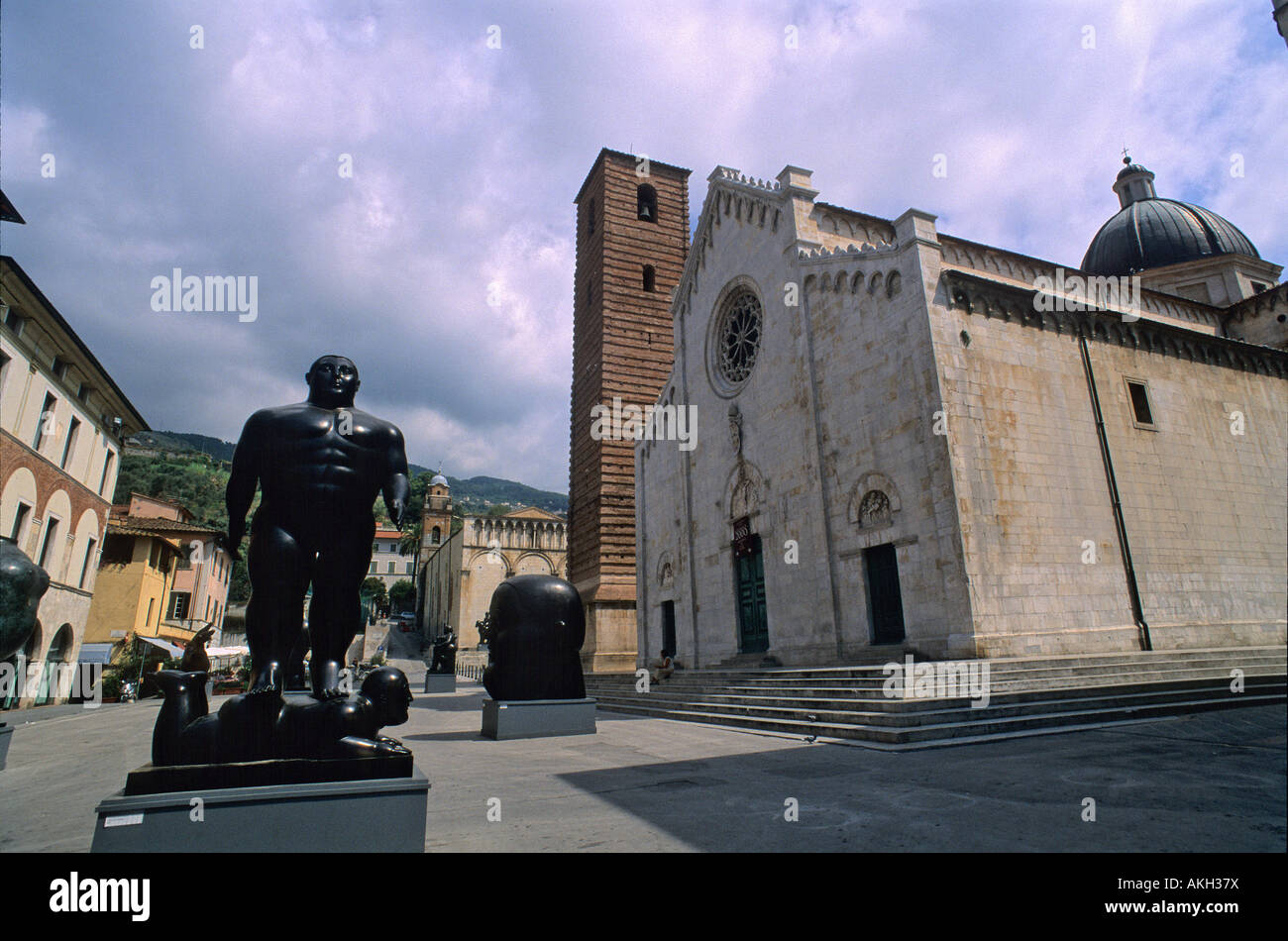 Botero statue, Pietrasanta, Tuscany, Italy Stock Photo - Alamy