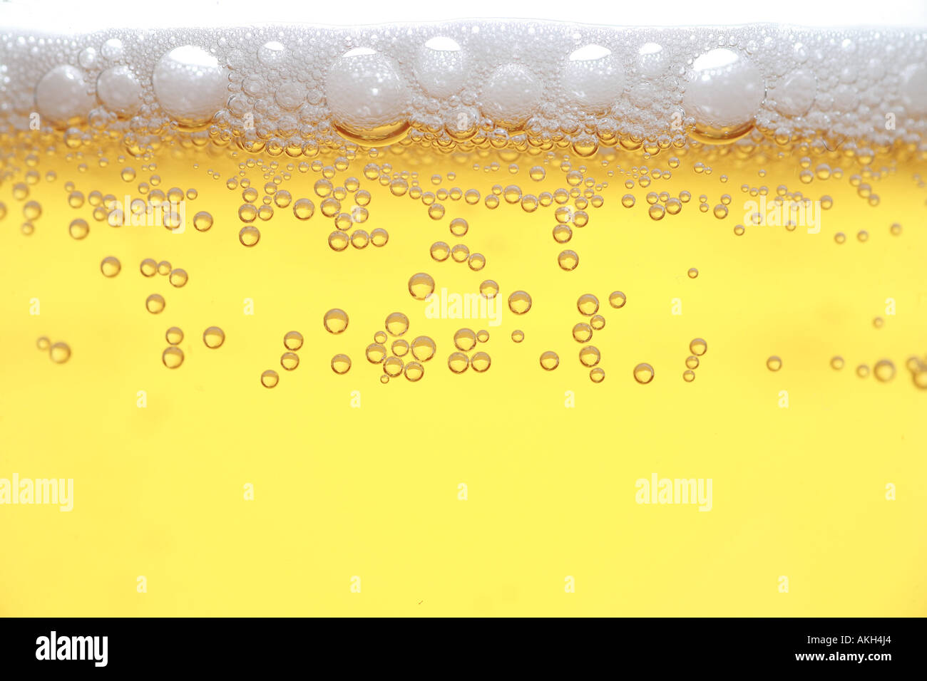 Bottle beer drops pouring close hi-res stock photography and images - Alamy