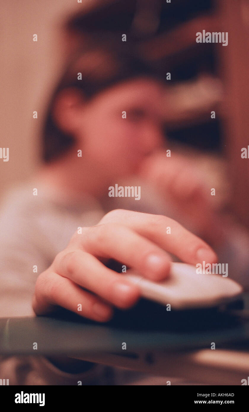 Person operating computer mouse hi-res stock photography and images - Alamy