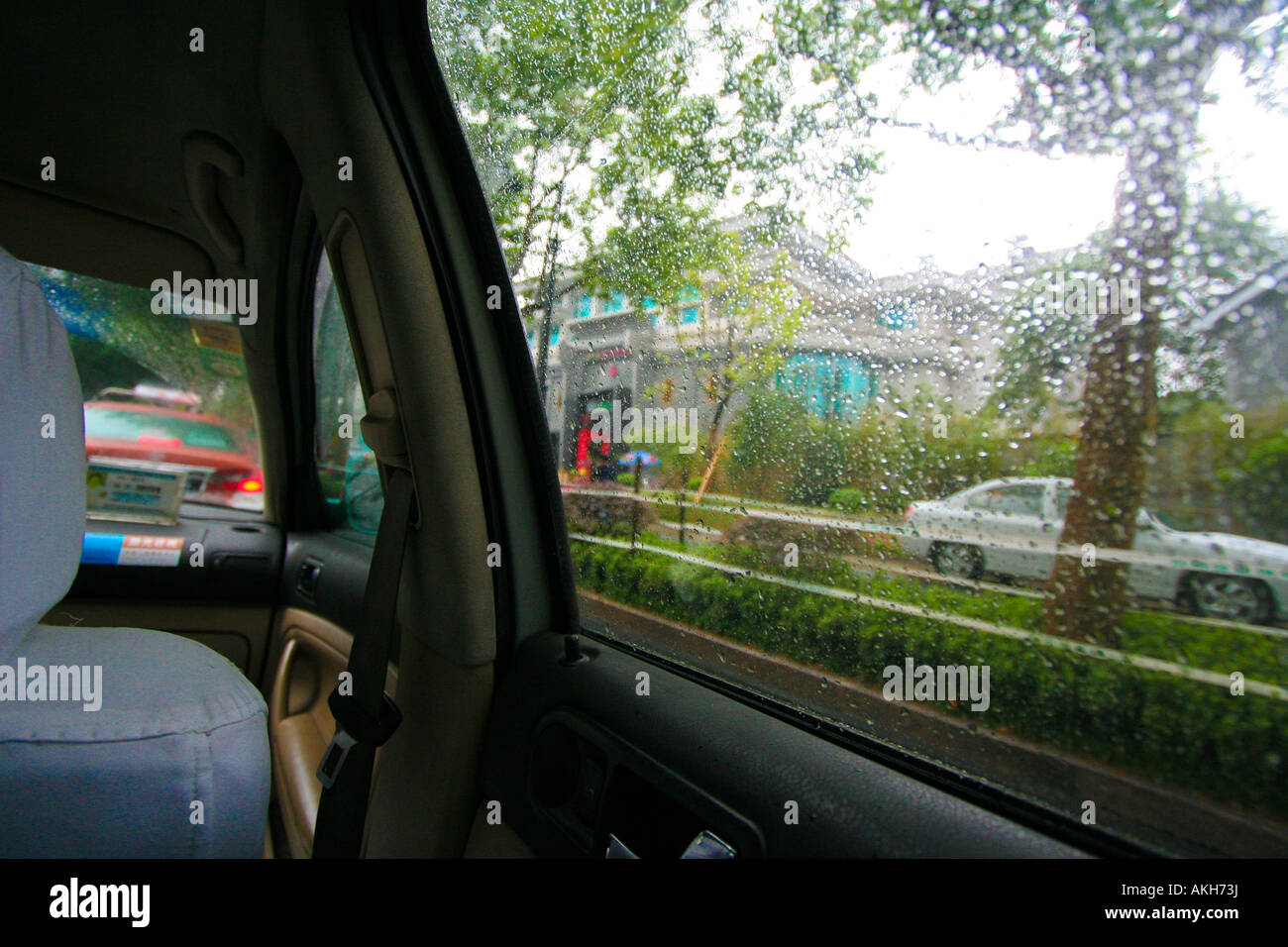 Raining from a car window hi-res stock photography and images - Alamy