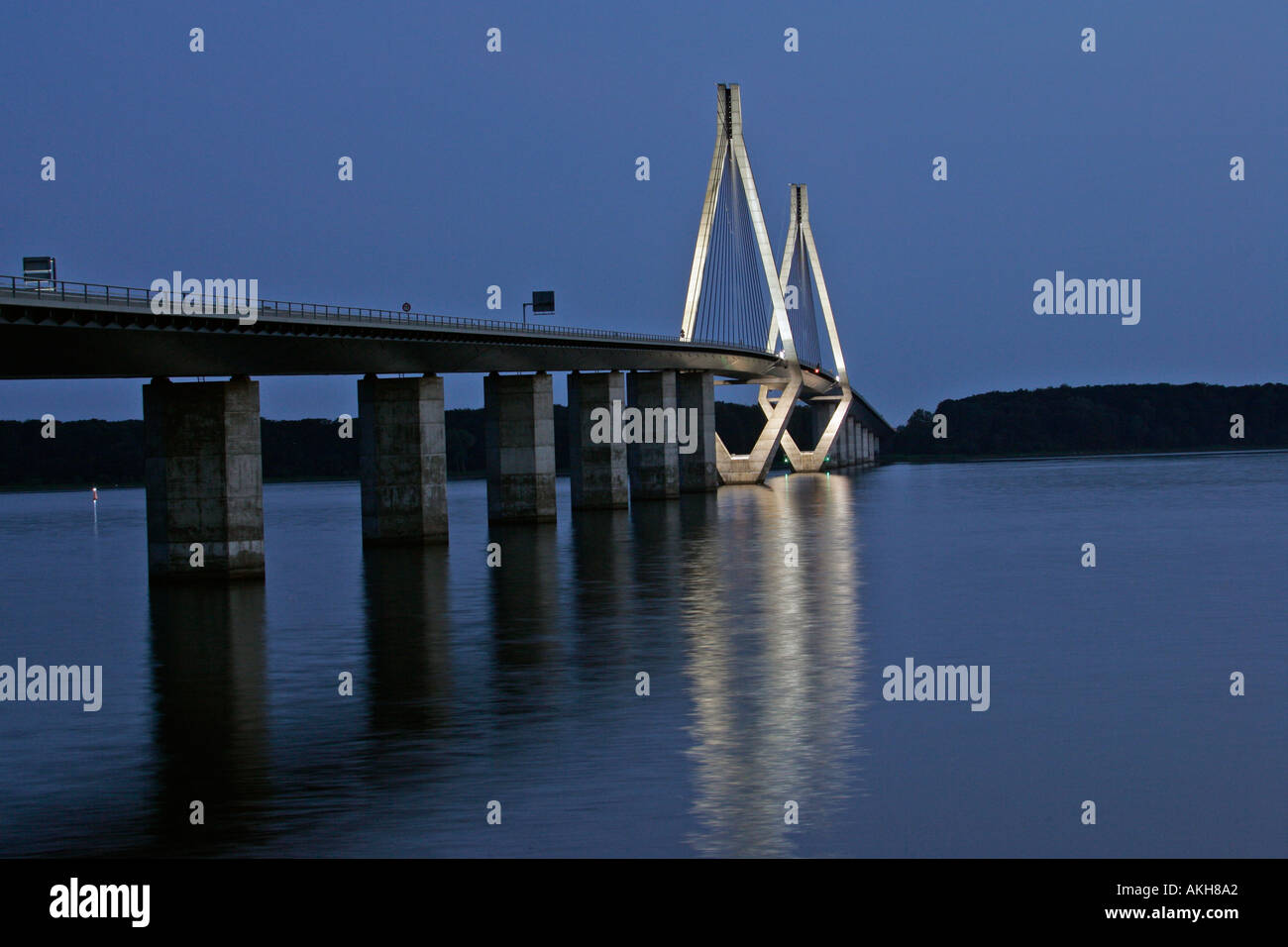 Faro brucke hi-res stock photography and images - Alamy