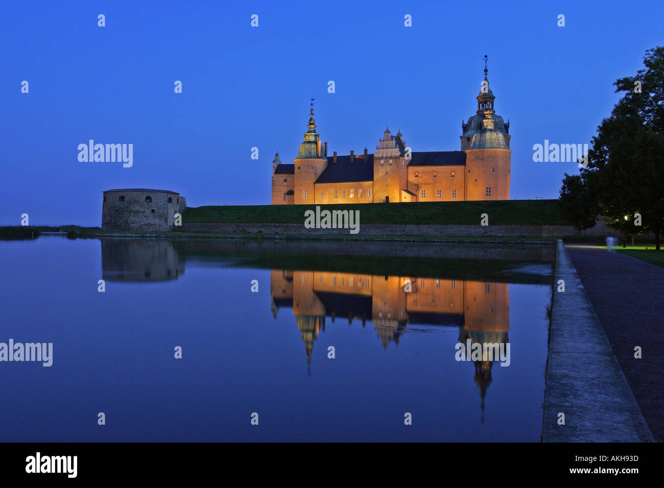 Kalmar castle night hi-res stock photography and images - Alamy