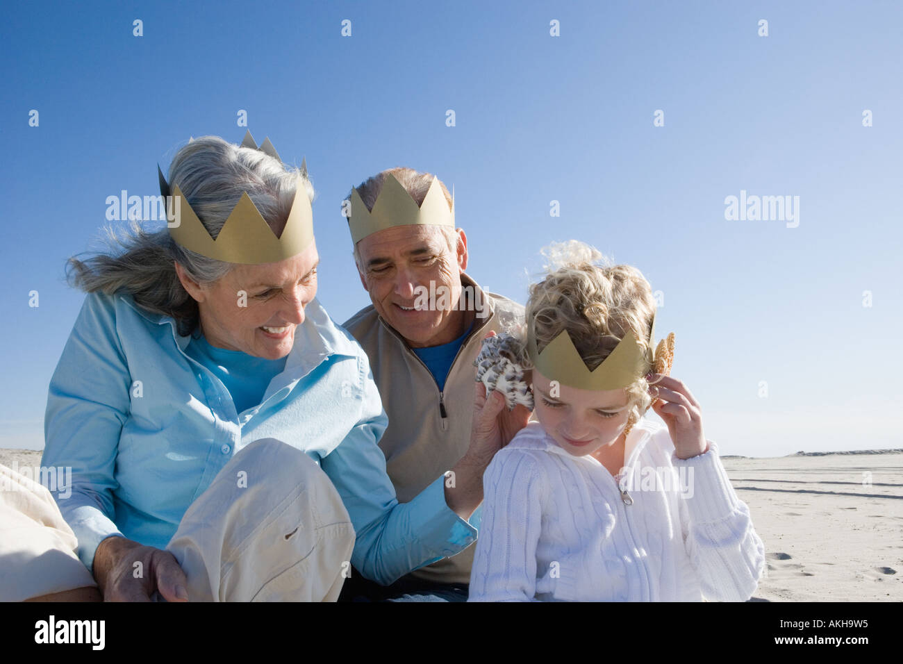 People wearing crowns hi-res stock photography and images - Alamy