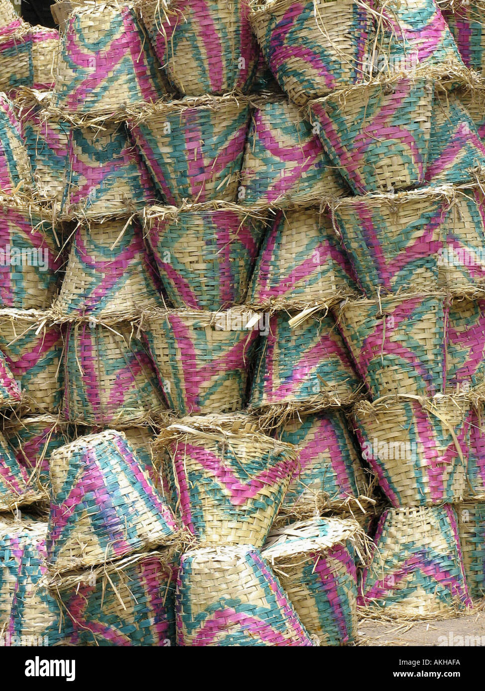 Mangoes packed in wooden boxes for transport Stock Photo - Alamy