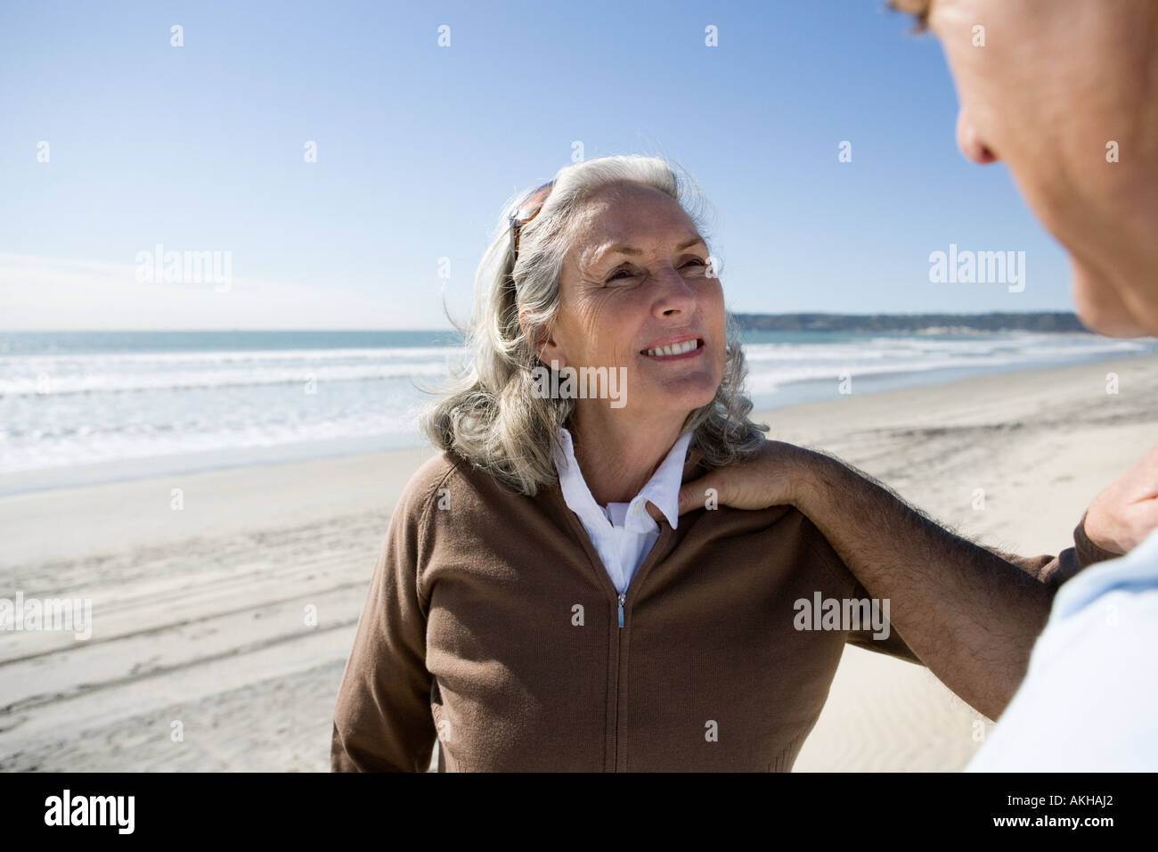 Senior couple on beach Stock Photo - Alamy