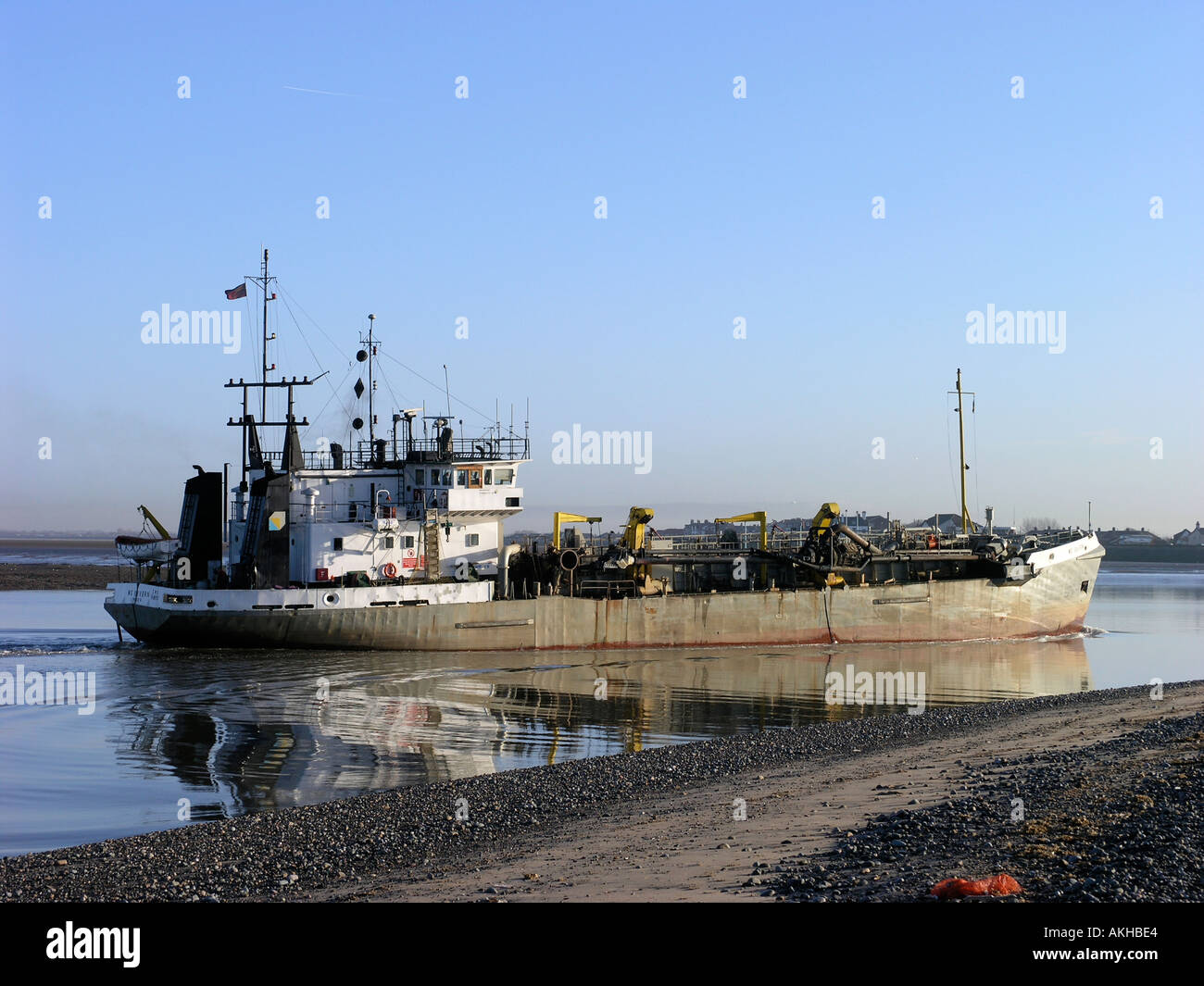 Floating dredgers hi-res stock photography and images - Alamy