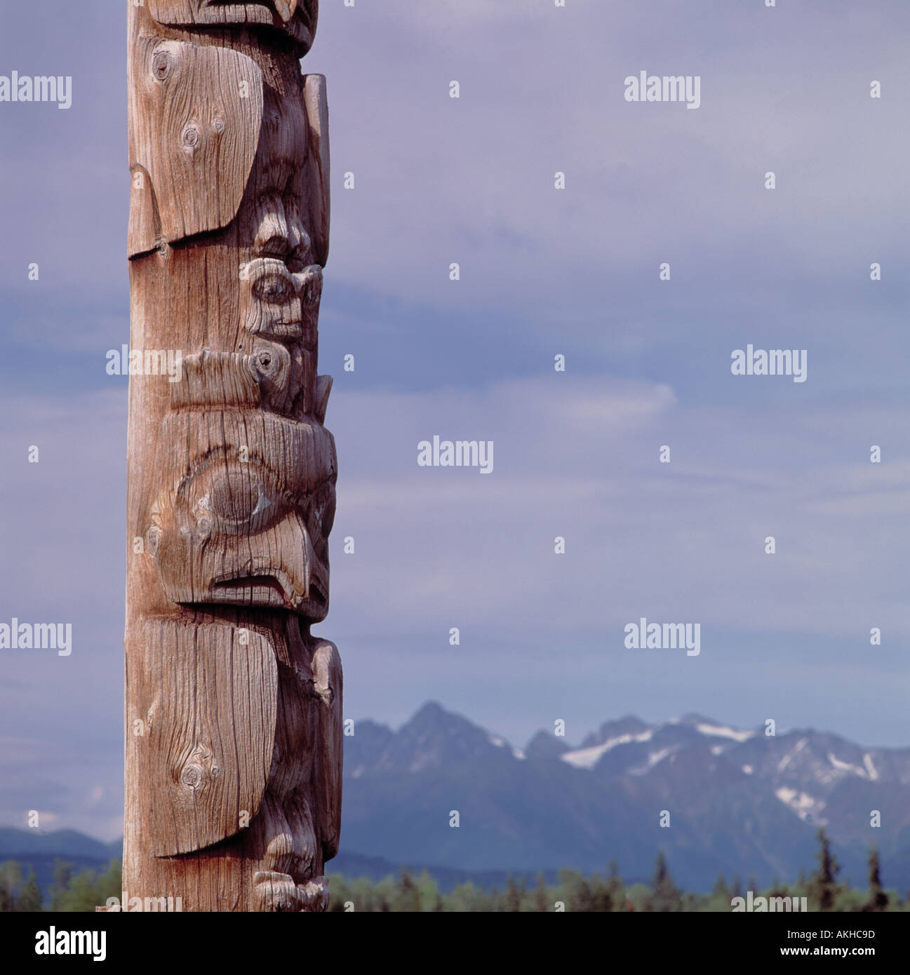 Tsimshian totem pole hi-res stock photography and images - Alamy