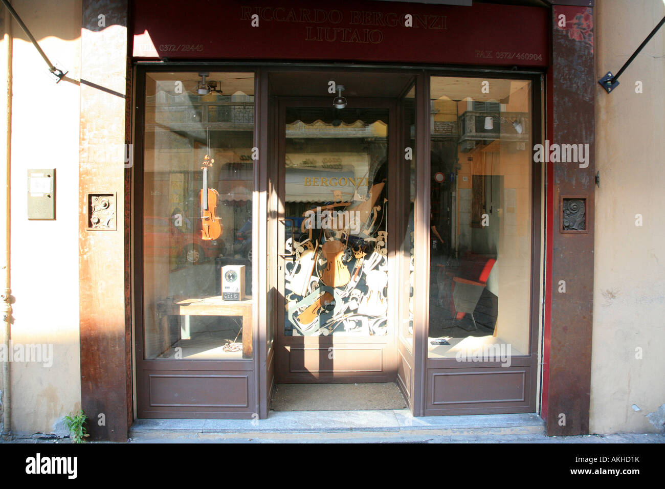 Bergonzi lute shop, Cremona, Lombardy, Italy Stock Photo - Alamy