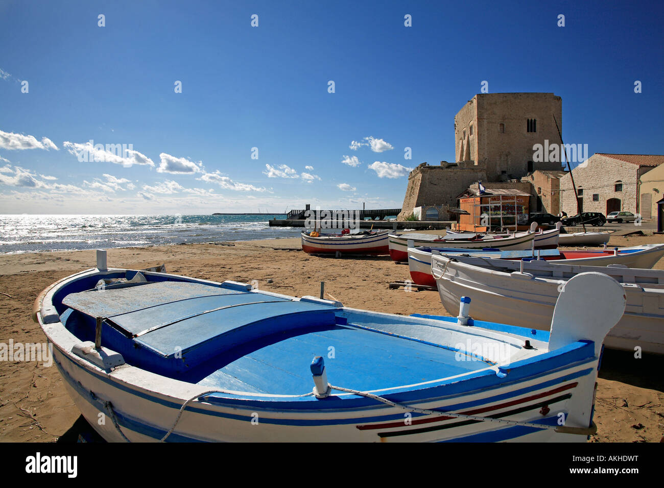 Pozzallo hi-res stock photography and images - Alamy