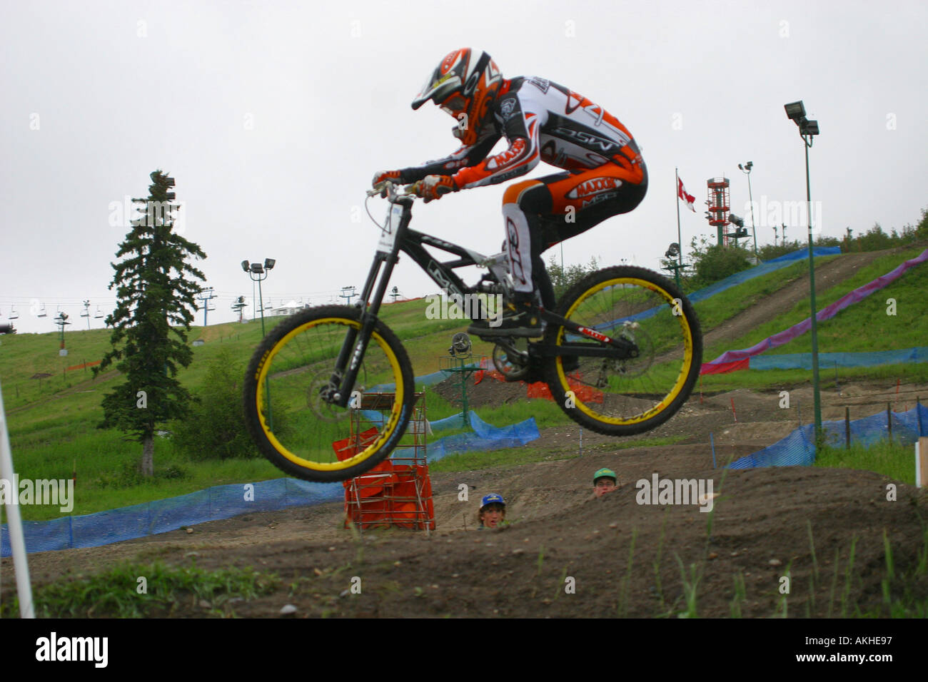 downhill extreme bicycle racing Stock Photo - Alamy