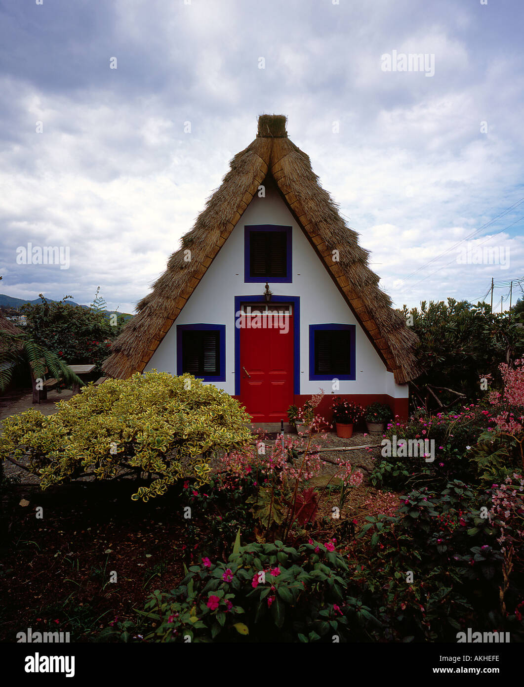 Triangular house hi-res stock photography and images - Alamy