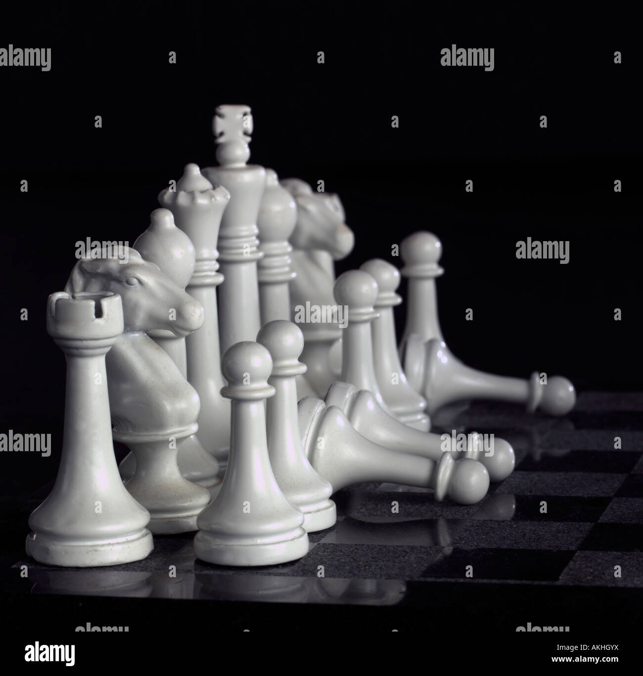 King toppled queen chess pieces hi-res stock photography and images - Alamy
