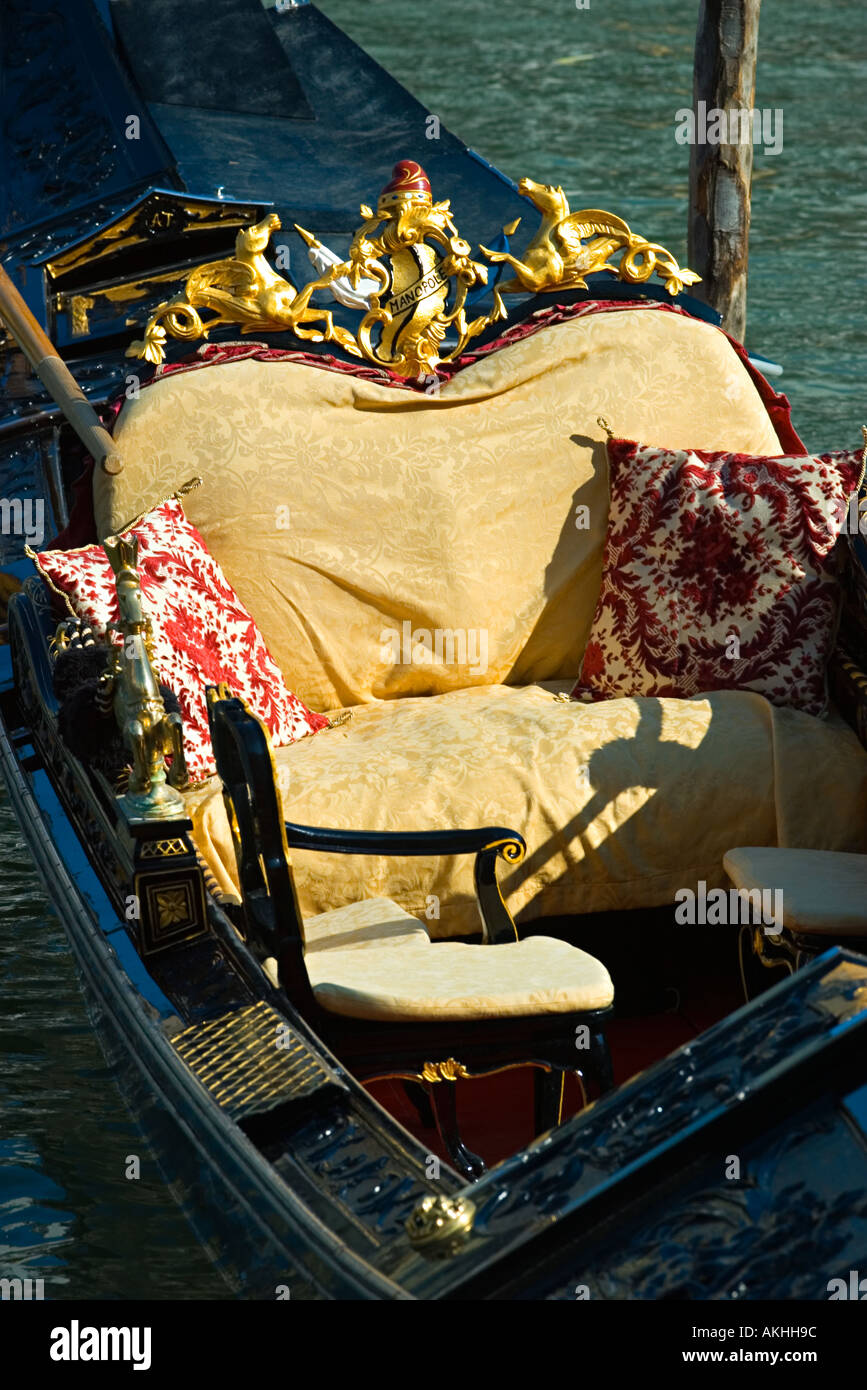 Black gondola hi-res stock photography and images - Alamy