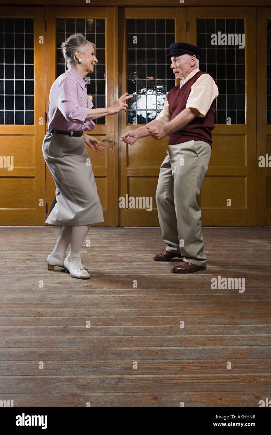 Senior couple dancing Stock Photo - Alamy