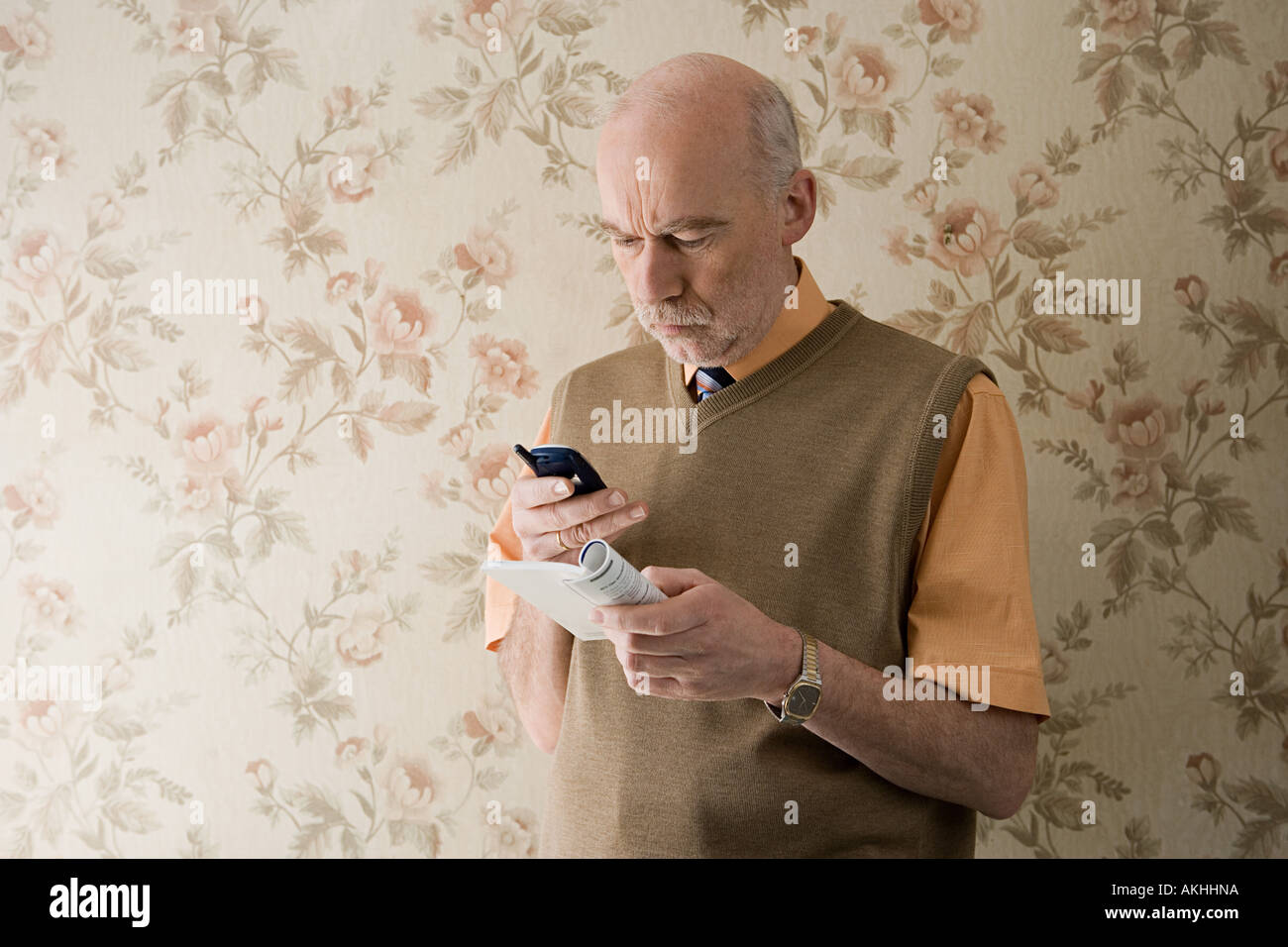 Confused old man indoors hi-res stock photography and images - Alamy