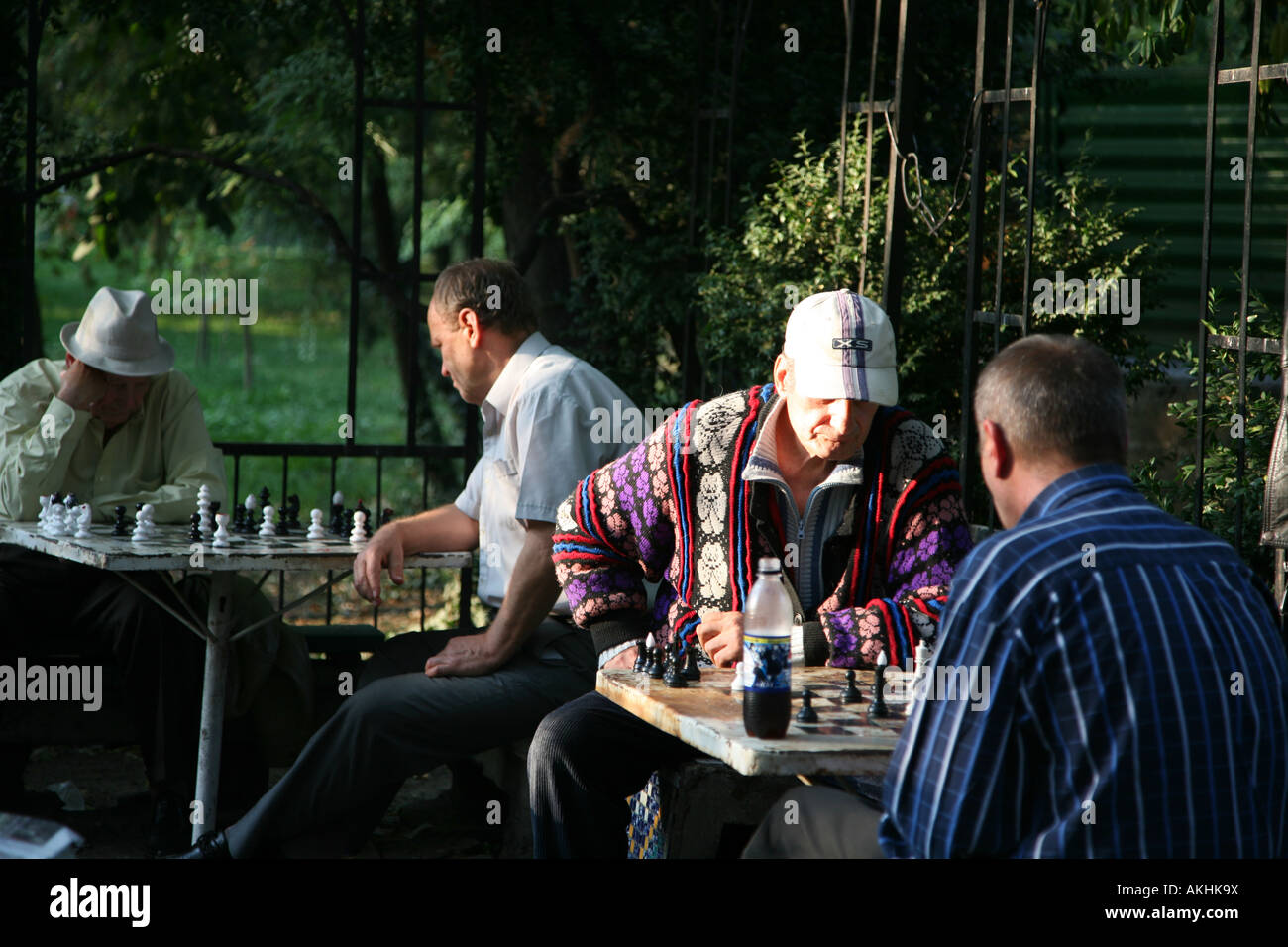 Old chess players hi-res stock photography and images - Alamy