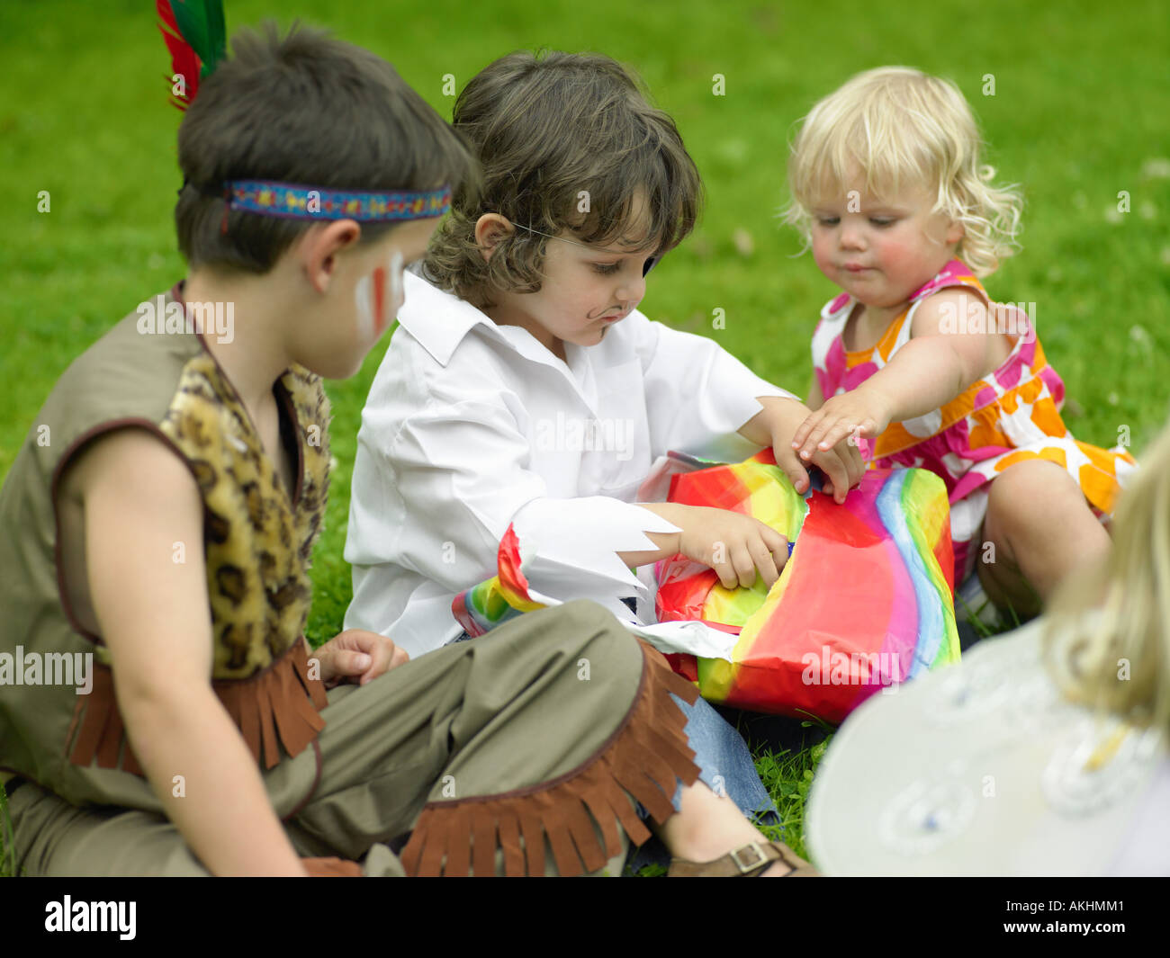 Children playing pass parcel hi-res stock photography and images - Alamy
