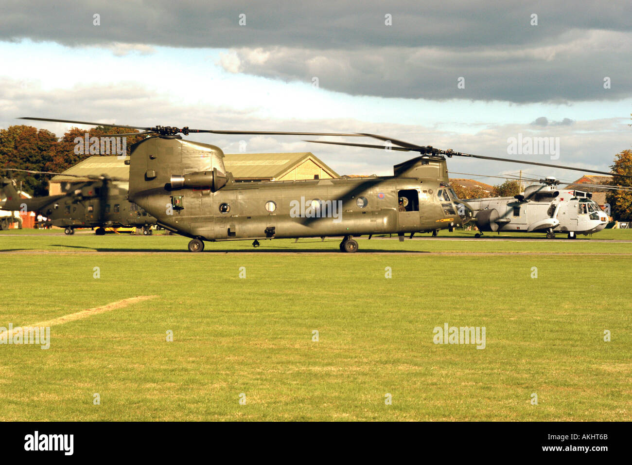 Chinook Twin-rotor heavy lift helicopter Stock Photo - Alamy