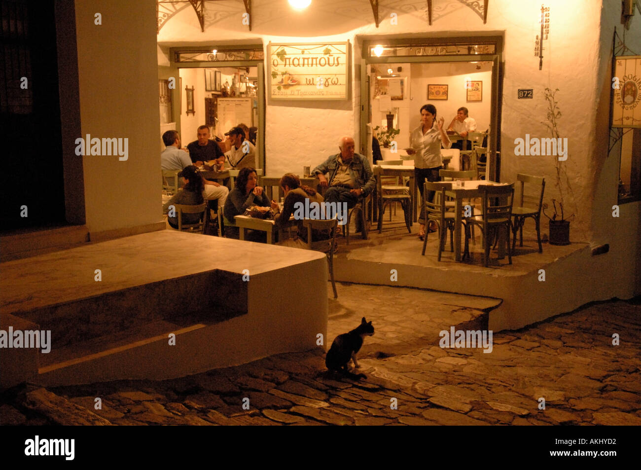 Night time cafe Stock Photo - Alamy