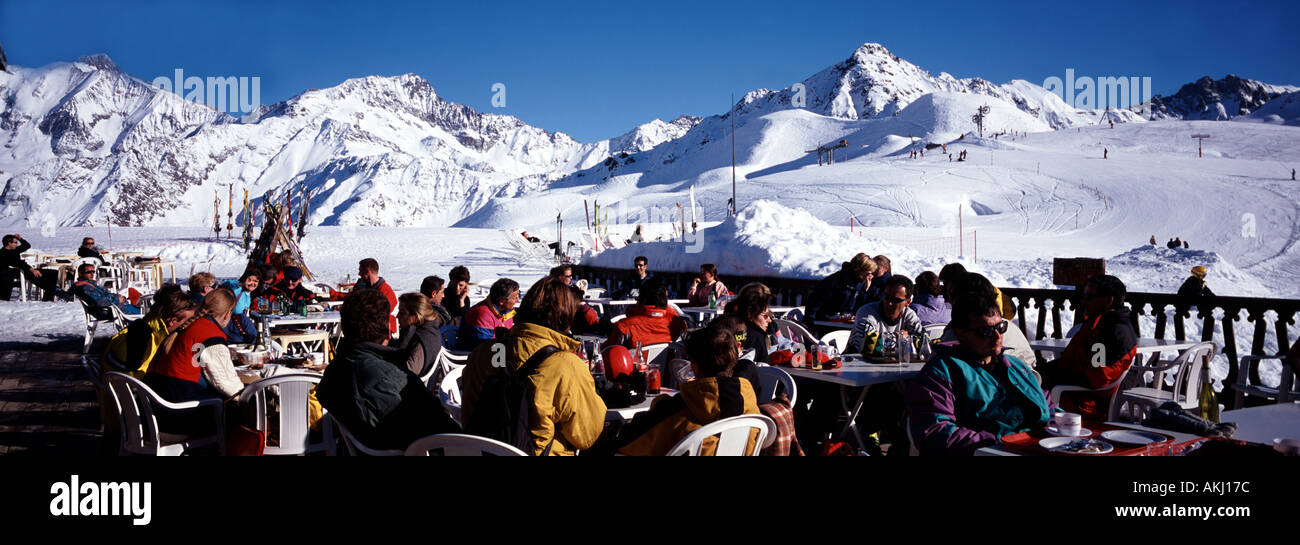Les contamines france ski resort hi-res stock photography and images ...