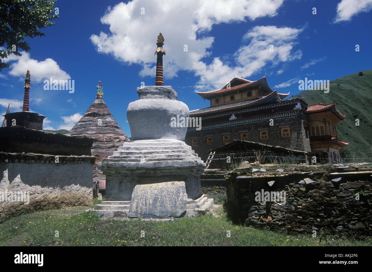 A Stupa or Chorten Buddhist relic holder Temple and umbrella shaped ...