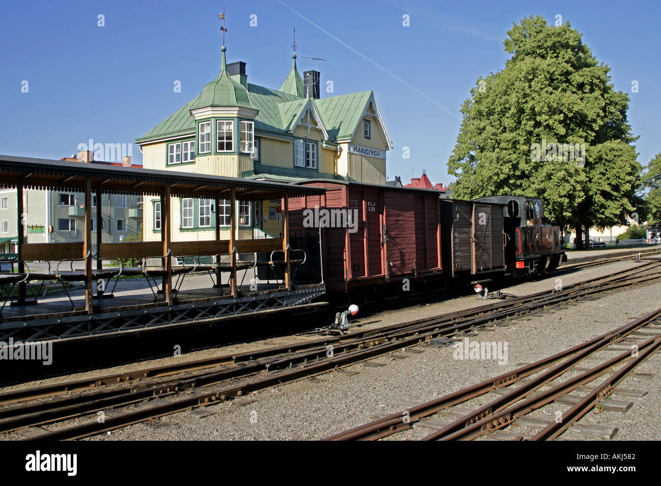 Historic engine with trailer Stock Photo - Alamy