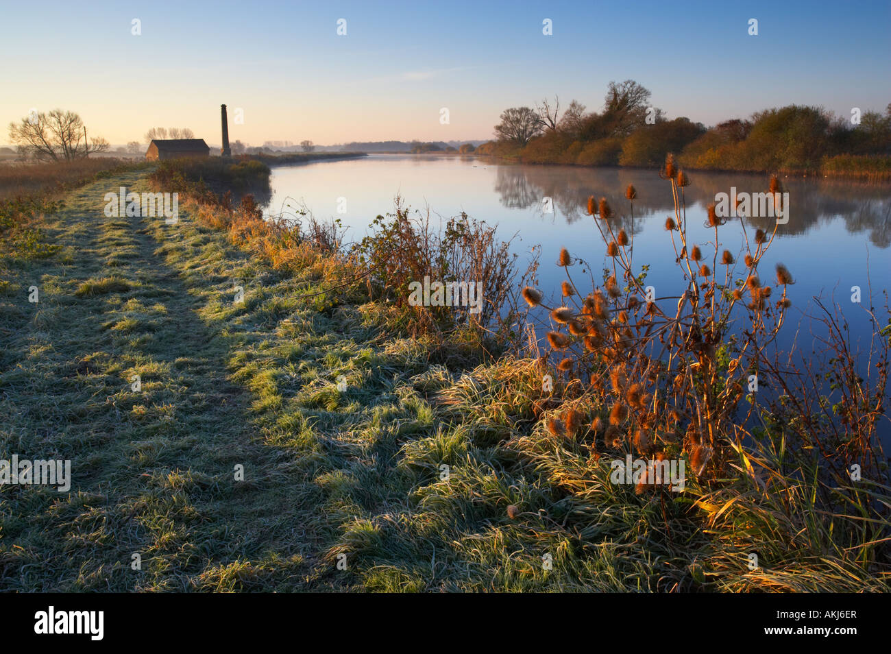 An autumn morning beside the River Yare at Strumpshaw in the Norfolk ...