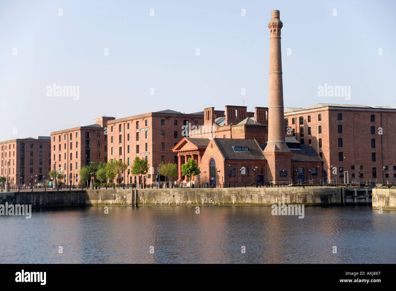 The Pump House Inn from the Hartley Quay with Canning Half Tide Dock ...