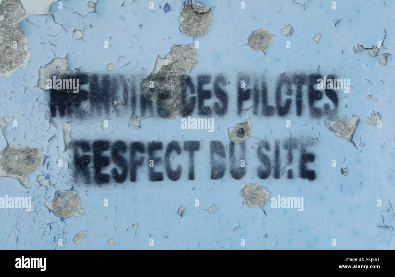 Reims Gueux historic motor circuit. The old pits and grandstand, some ...