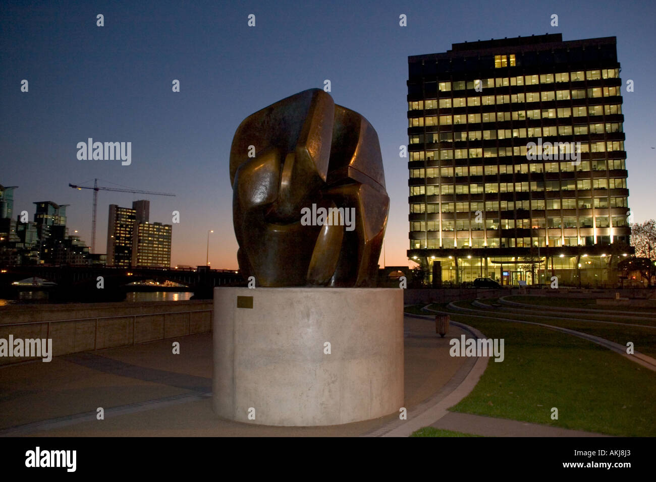 London Henry Moore Statue on Millbank next to the Tate Britain Museum ...
