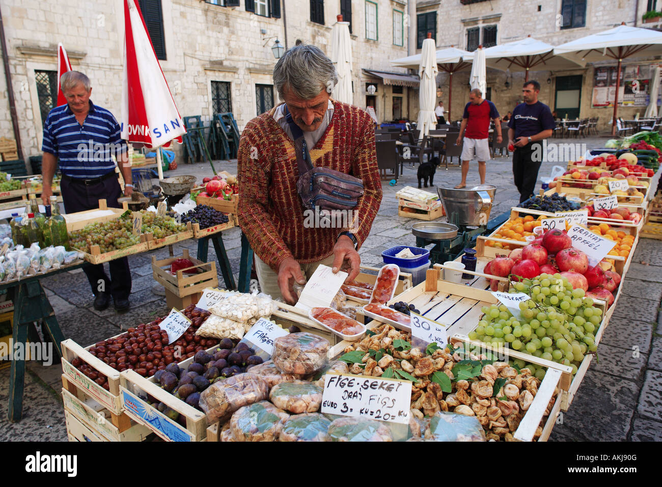 Market stall dubrovnik old town hi-res stock photography and images - Alamy