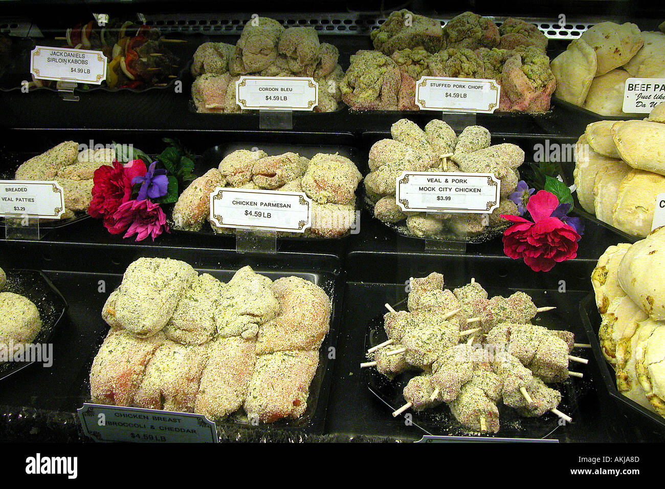 Prepared chicken on display in a Farmer s Market store Stock Photo - Alamy