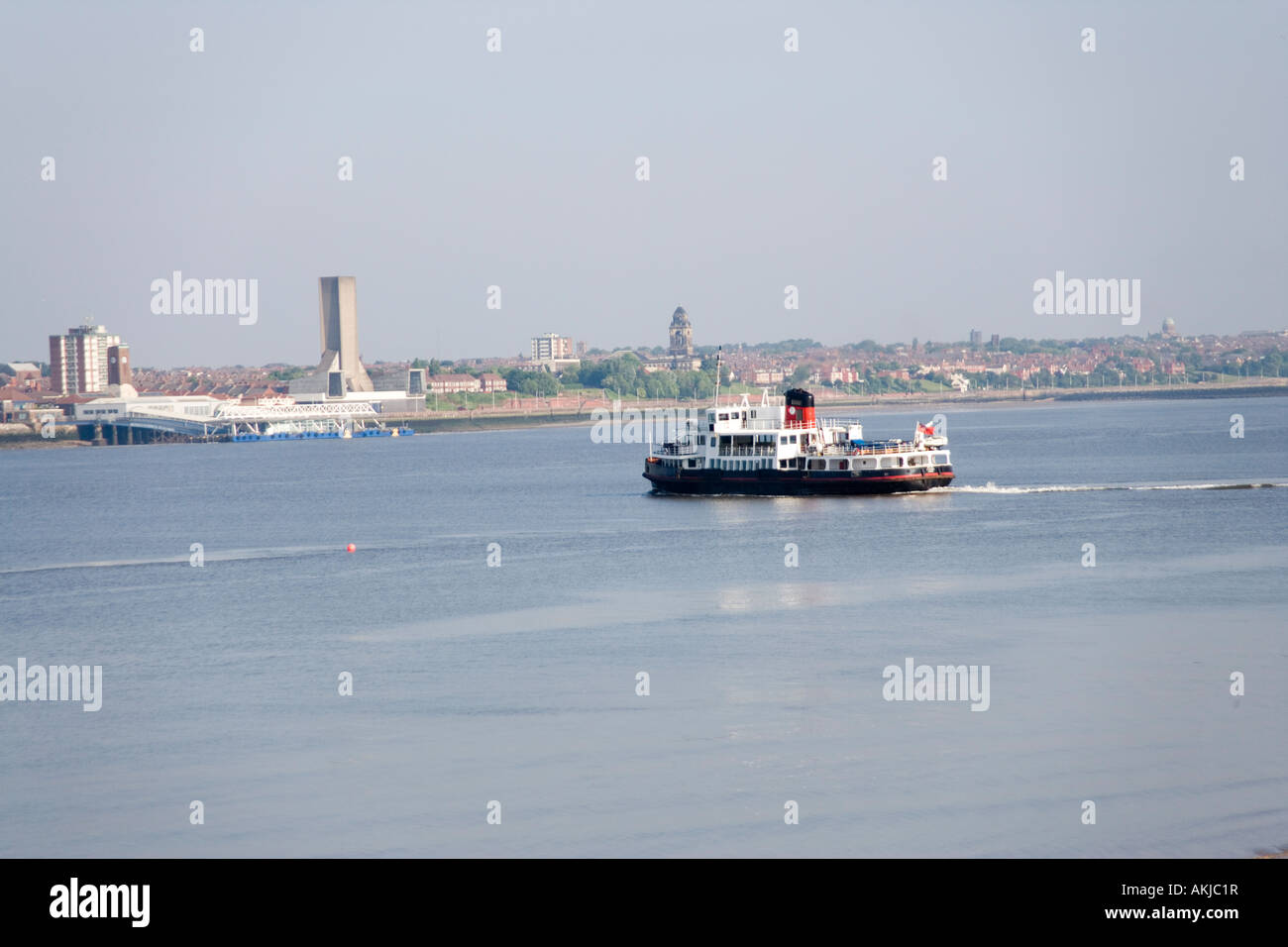 The Royal Iris, the Mersey Ferry crossing the Mersey river from ...