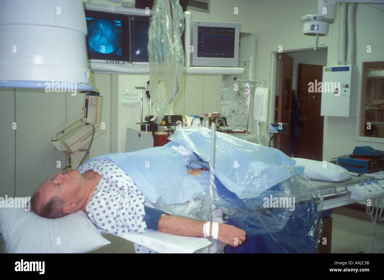 Coronary angiogram hi-res stock photography and images - Alamy