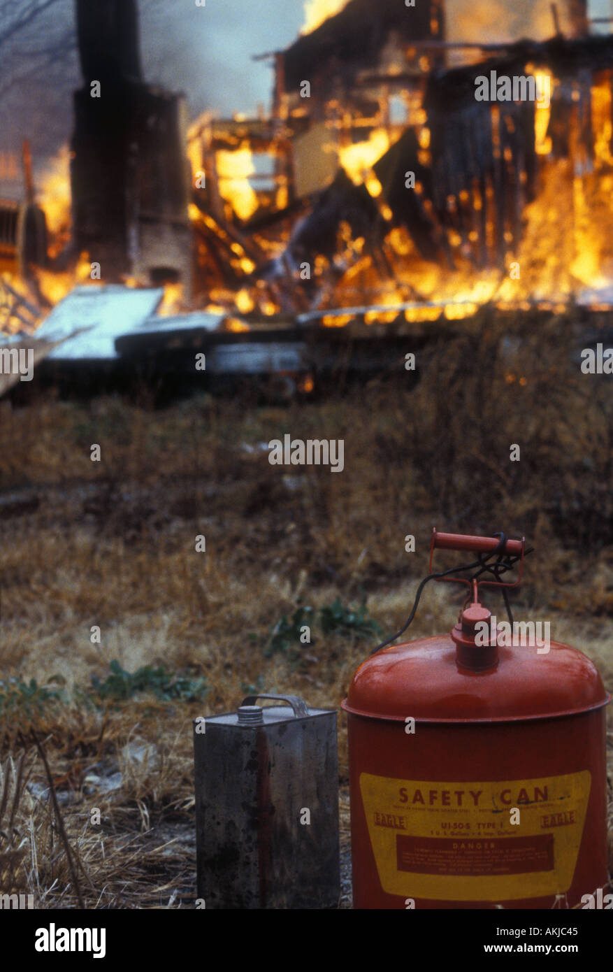 Gas can arson hi-res stock photography and images - Alamy