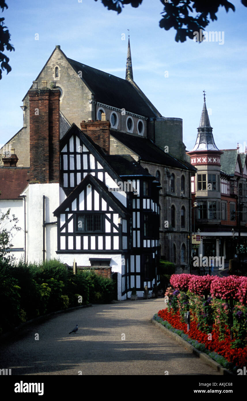 Pathway to Shrewsbury Castle and Shropshire Regimental Museum ...