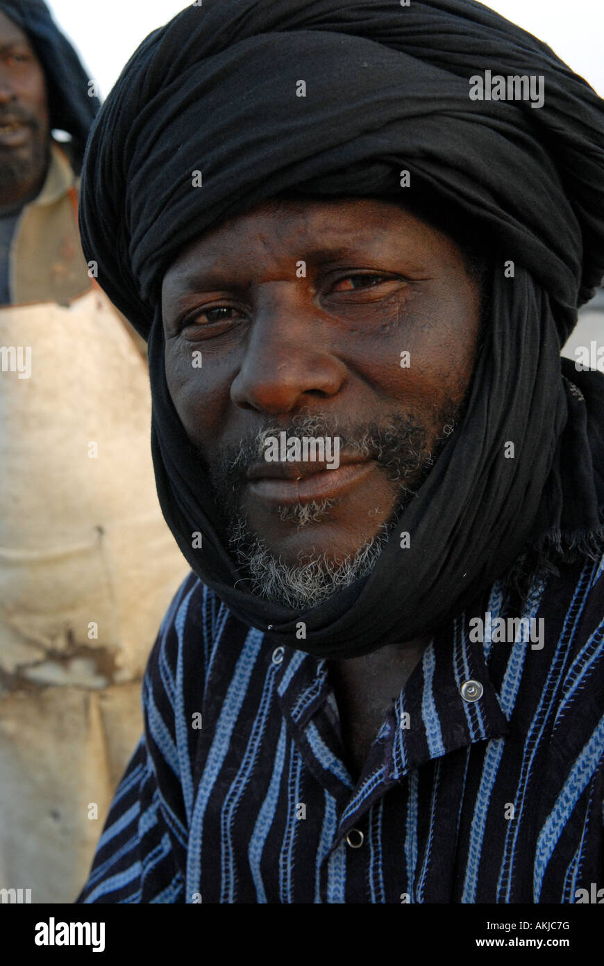 Man wearing black turban hi-res stock photography and images - Alamy