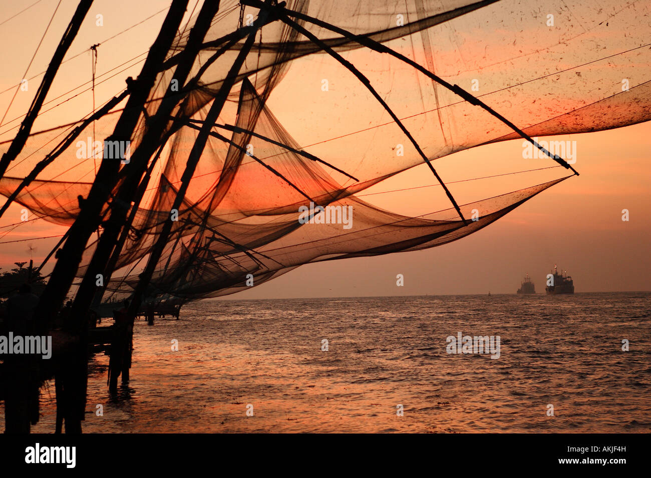 Inde, Kerala, Kochi, Chinese square fishing nets Stock Photo - Alamy