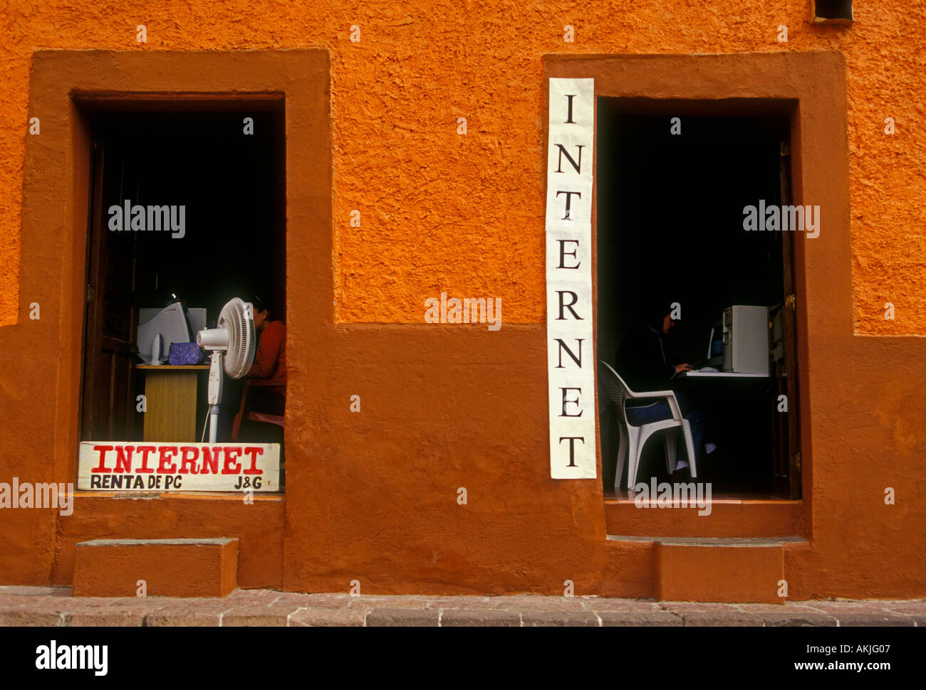 Internet cafe mexico hi-res stock photography and images - Alamy