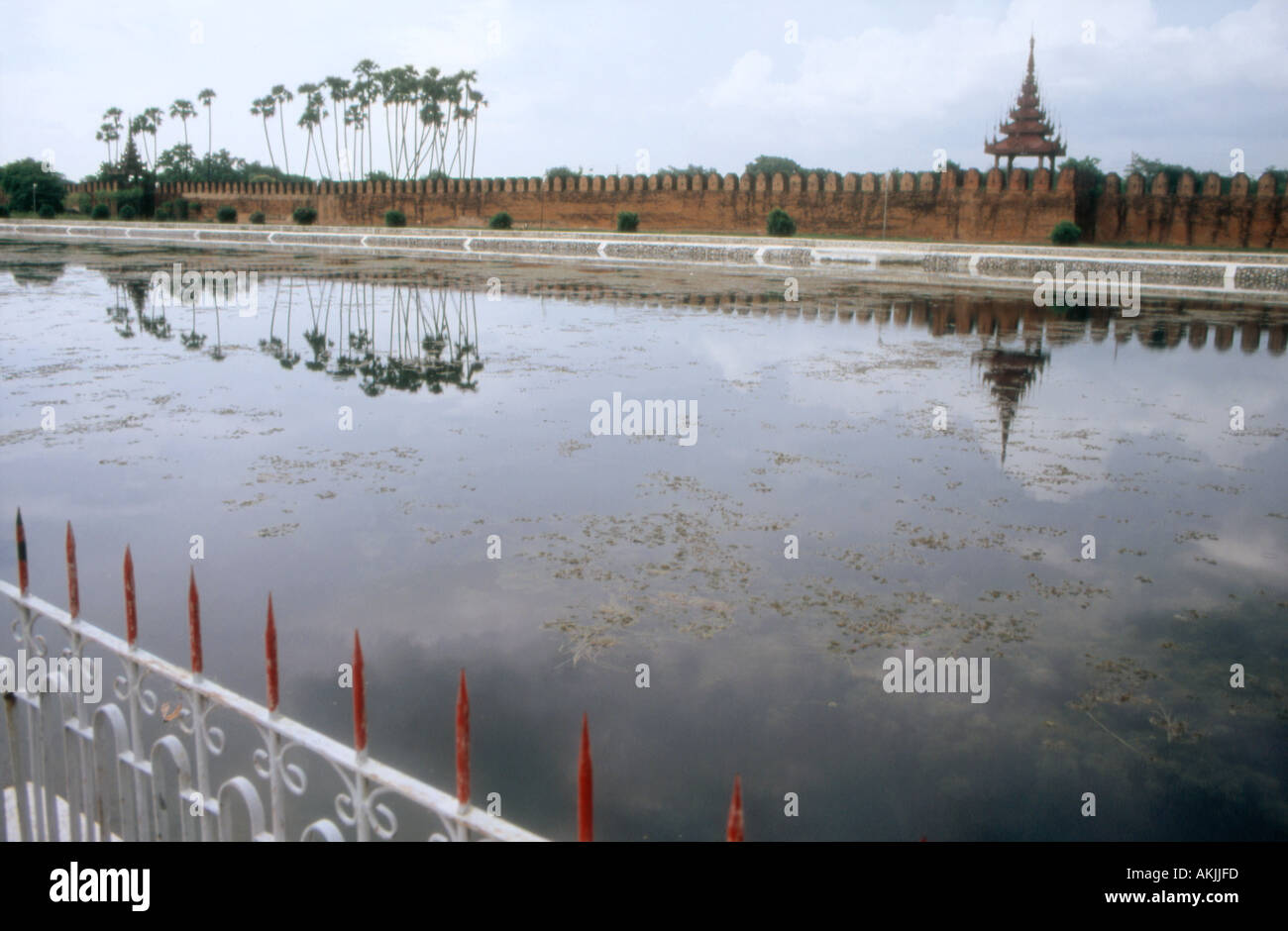 Mandalay fort hi-res stock photography and images - Alamy
