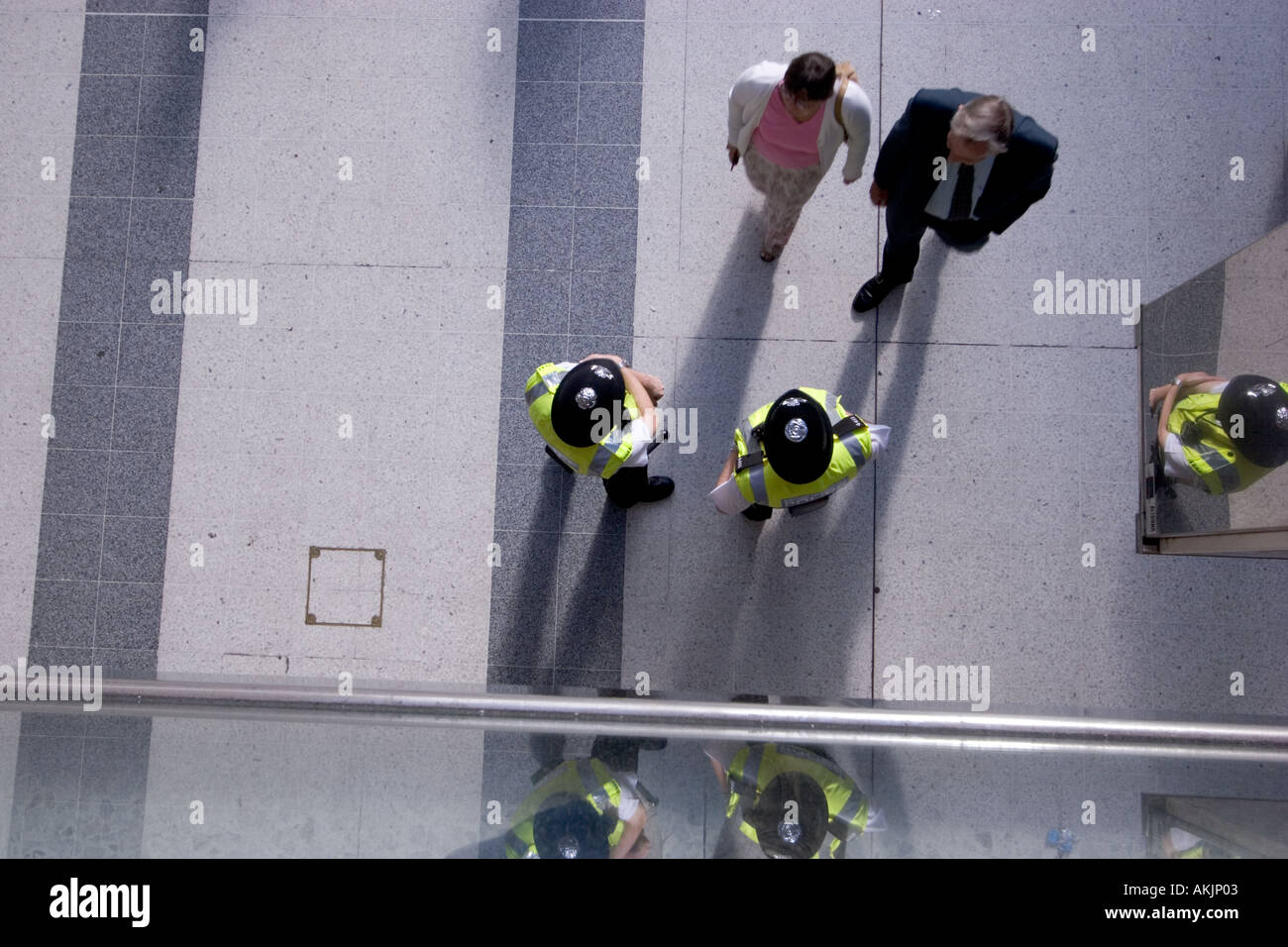 Policeman giving directions hi-res stock photography and images - Alamy